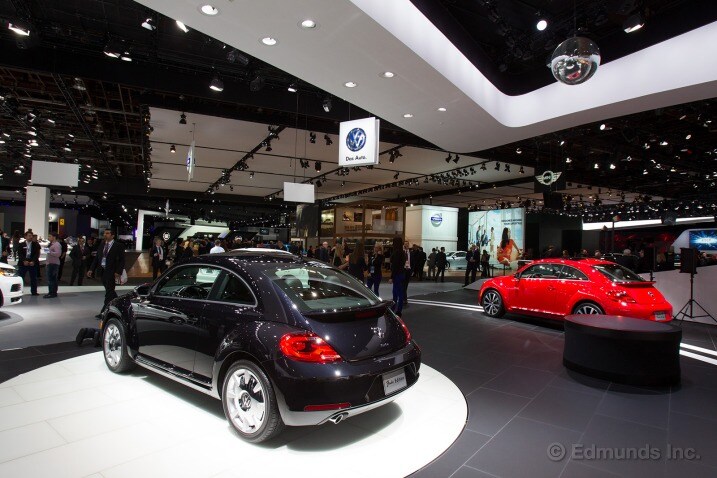 Scenes From the 2013 Detroit Auto Show Floor Day 1 Picture Gallery ...