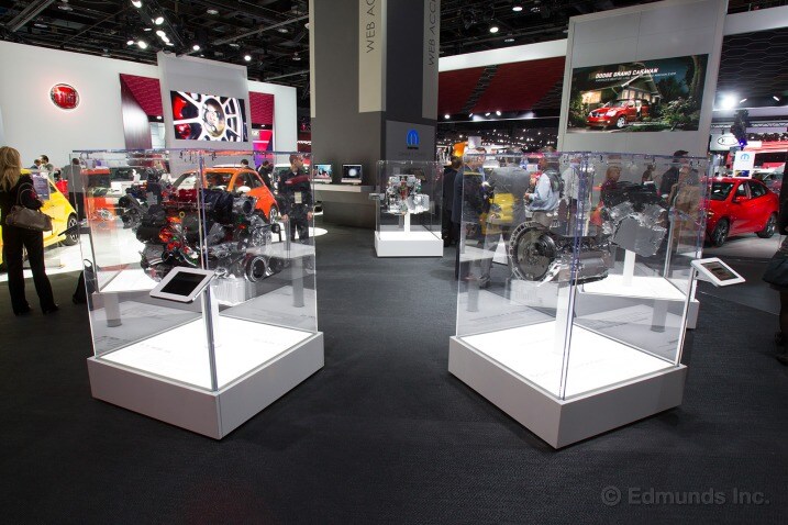 Scenes From the 2013 Detroit Auto Show Floor Day 1 Picture Gallery ...