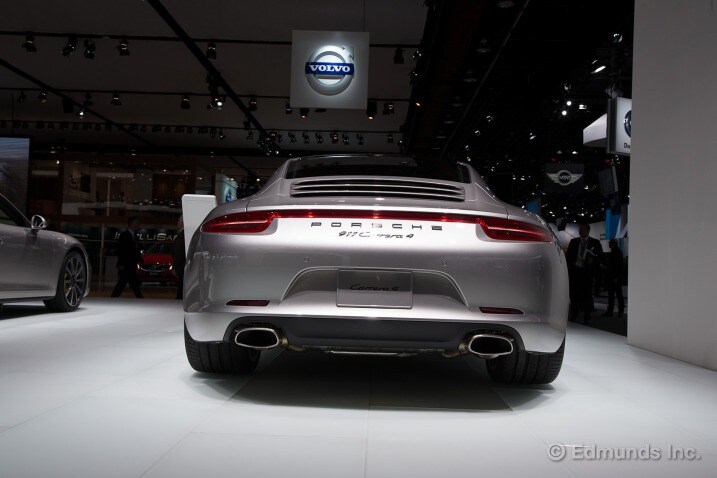 Scenes From the 2013 Detroit Auto Show Floor Day 1 Picture Gallery ...