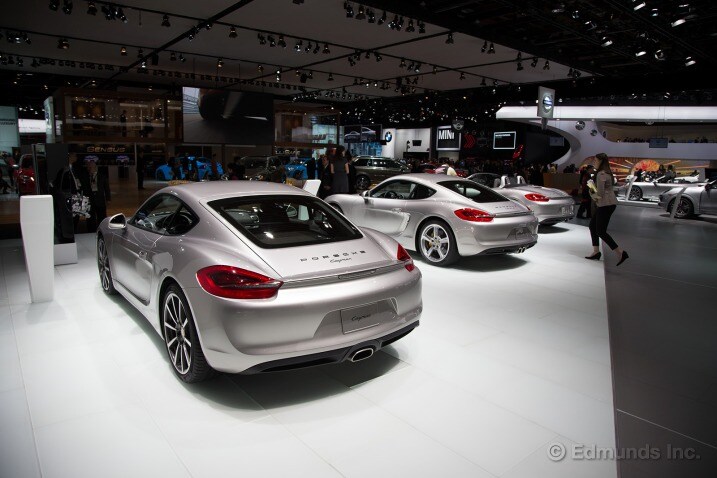 Scenes From the 2013 Detroit Auto Show Floor Day 1 Picture Gallery ...