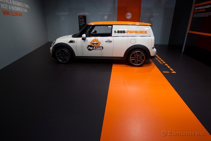 Scenes From the 2013 Detroit Auto Show Floor Day 1 Picture Gallery ...