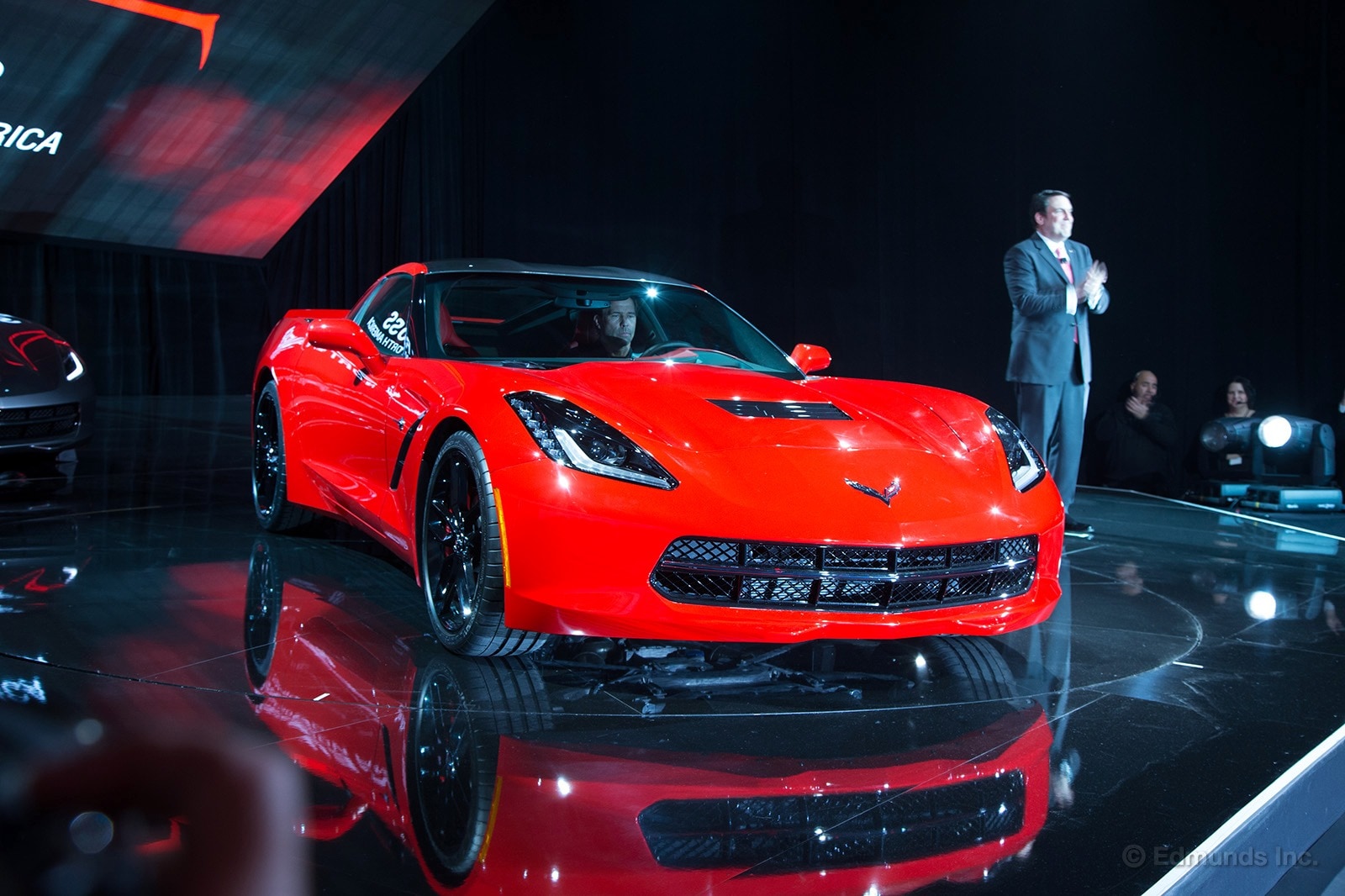 2014 Chevrolet Corvette C7 Stingray and Z51 First Look on Edmunds.com