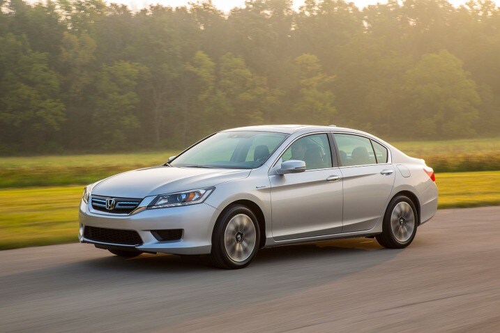2015 Family Sedans Picture Gallery | Edmunds