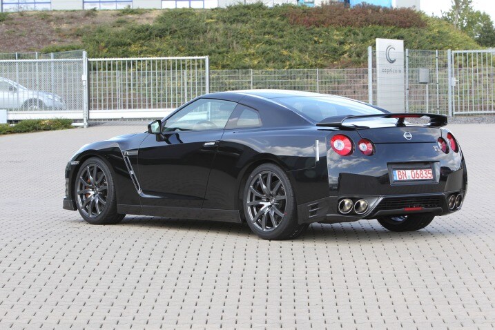 2013 Nissan GT-R Picture Gallery | Edmunds