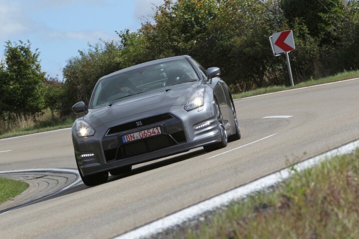 2013 Nissan GT-R Picture Gallery | Edmunds