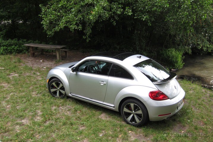 2012 Volkswagen Beetle 2.0 Turbo Picture Gallery | Edmunds