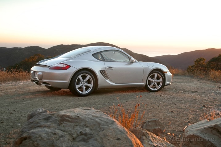10 Best Midengine Sports Cars for $25,000 or Less | Edmunds