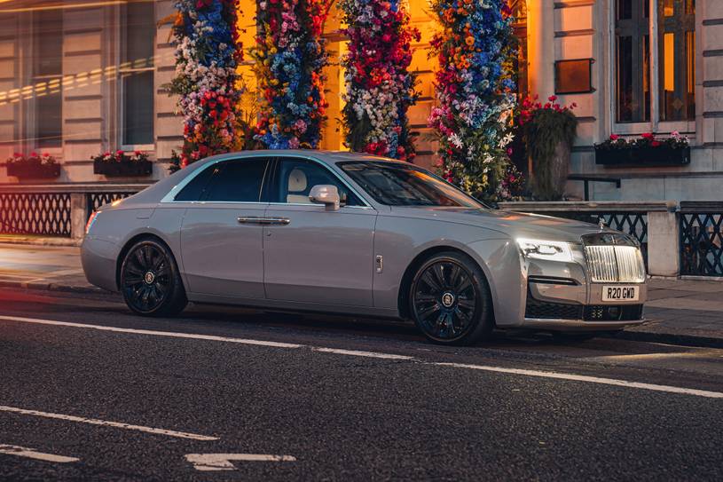 2022 Rolls-Royce Ghost Pictures - 32 Photos | Edmunds
