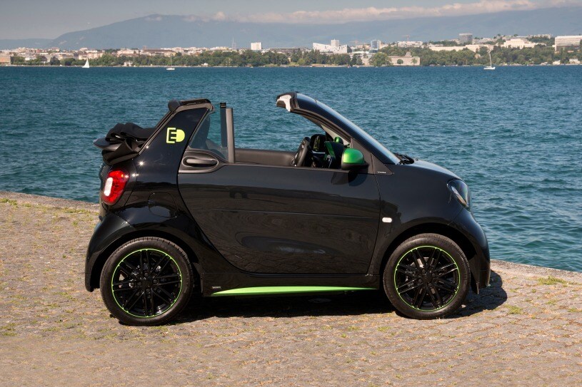 2017 smart fortwo Pictures - 196 Photos | Edmunds