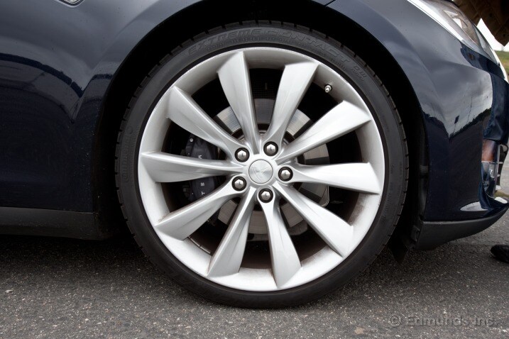 2013 Tesla Model S Track Test on Edmunds.com