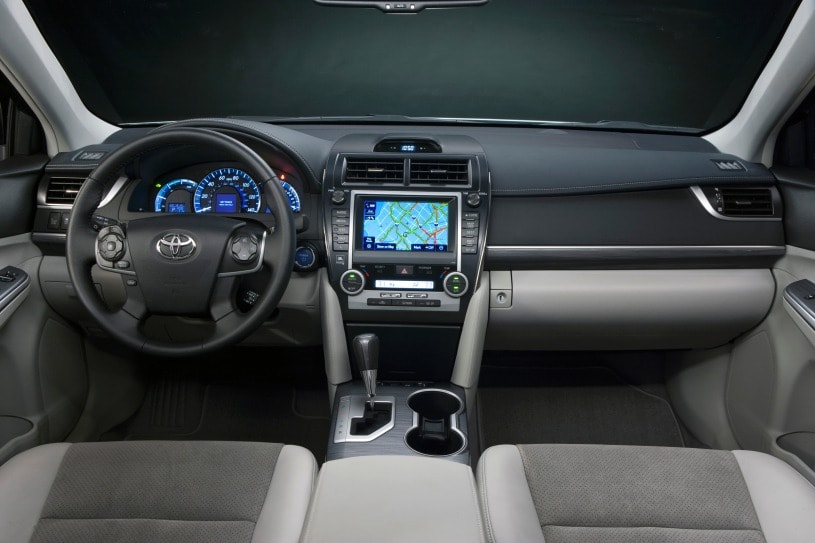 2014 Toyota Camry Hybrid Pictures - 235 Photos | Edmunds