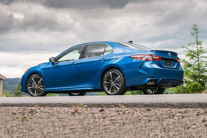 2019 Toyota Camry Pictures - 121 Photos | Edmunds