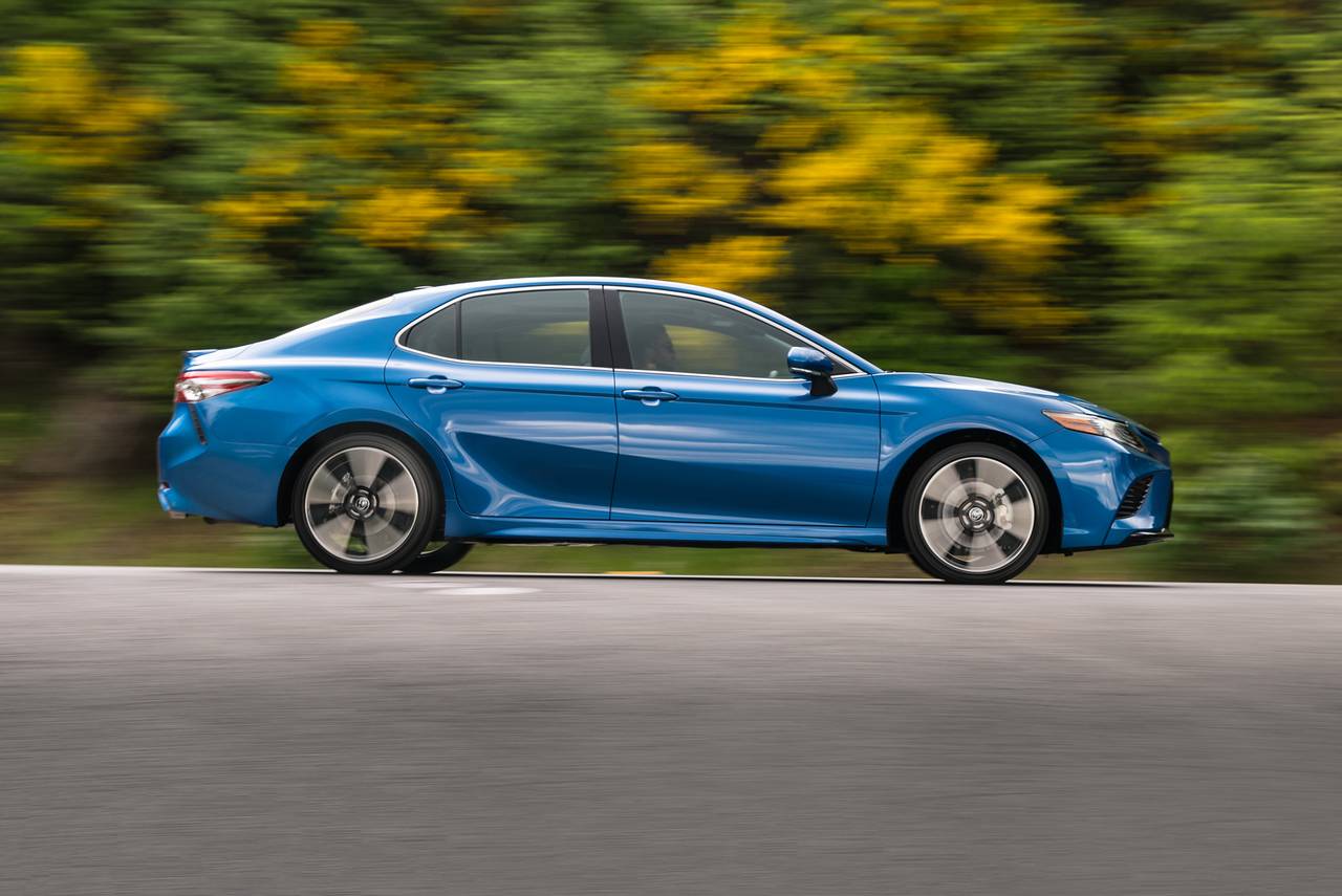 2018 Toyota Camry Sedan Pricing - For Sale | Edmunds