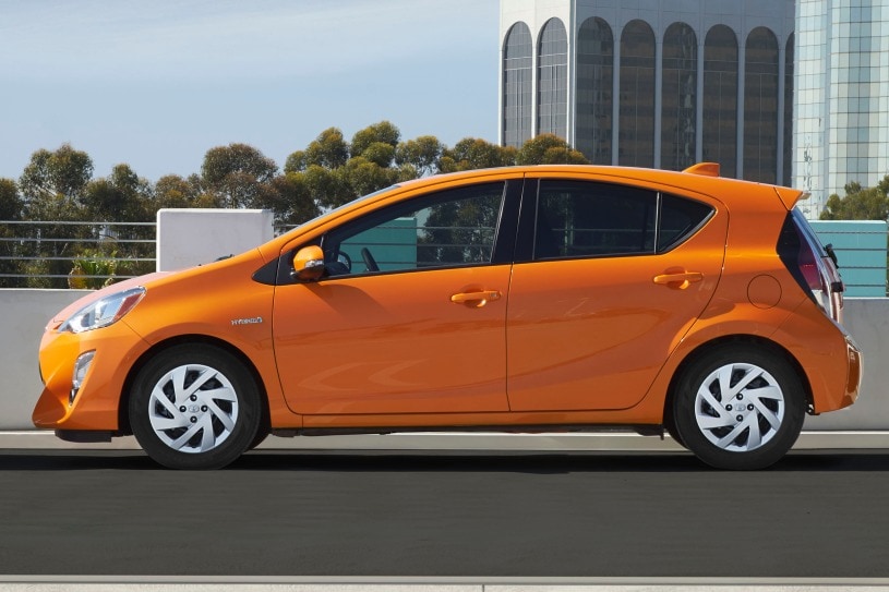 2016 Toyota Prius c Pictures - 51 Photos | Edmunds