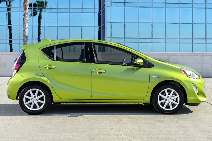2016 Toyota Prius c Pictures - 51 Photos | Edmunds