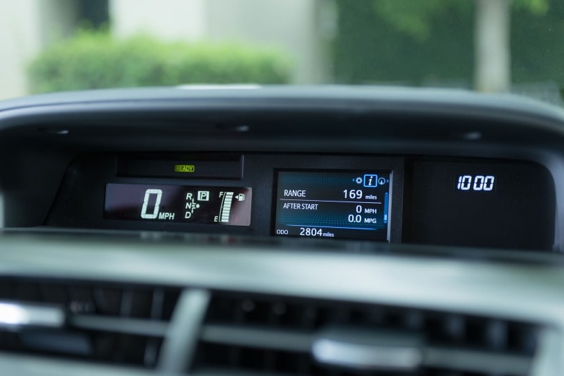 2016 Toyota Prius v Pictures - 27 Photos | Edmunds