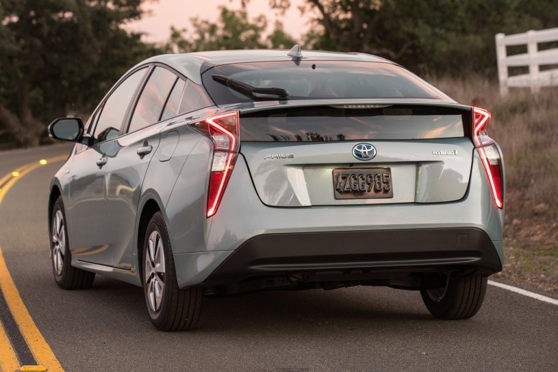 2016 Toyota Prius Pictures - 332 Photos | Edmunds