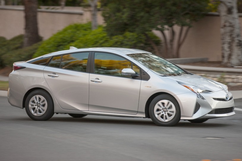 2016 Toyota Prius Pictures - 332 Photos | Edmunds