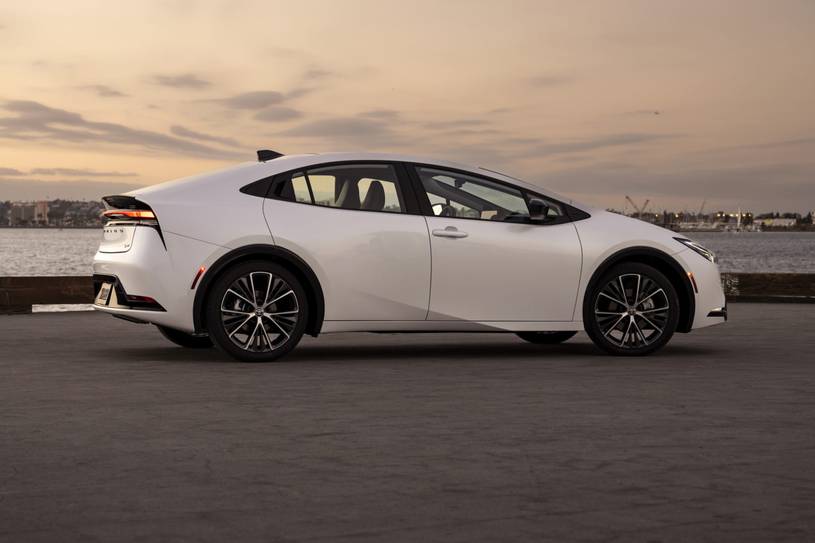 2023 Toyota Prius Pictures - 42 Photos | Edmunds