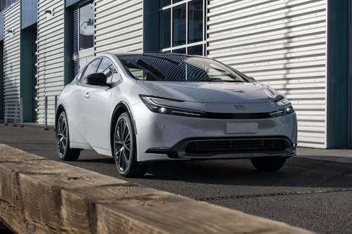 2026 Toyota Prius Pictures - 226 Photos | Edmunds