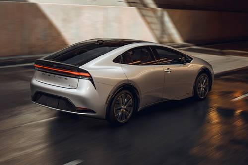 2026 Toyota Prius Pictures - 226 Photos | Edmunds