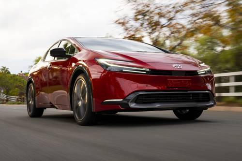 2026 Toyota Prius Pictures - 226 Photos | Edmunds