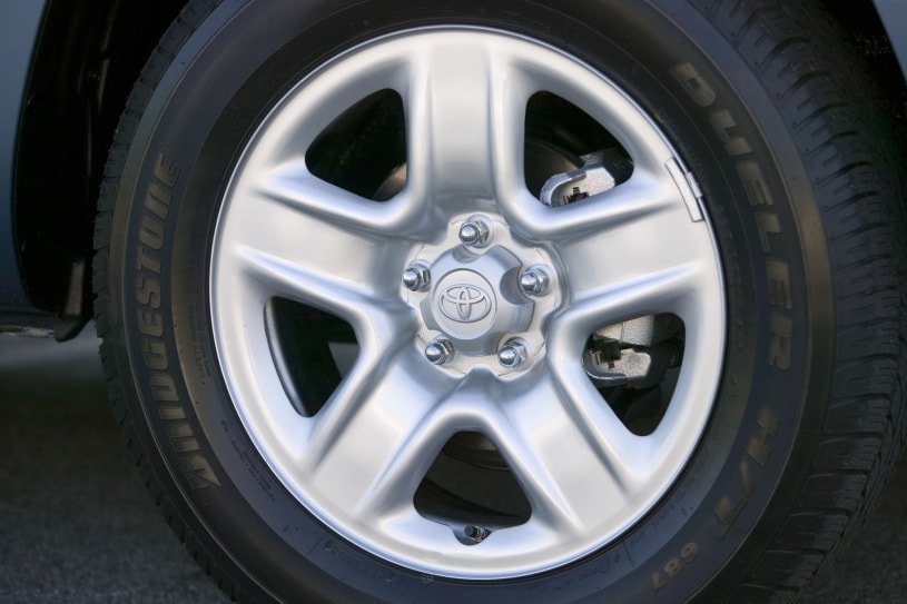 2007 Toyota RAV4 Pictures - 128 Photos | Edmunds