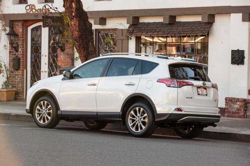 2018 Toyota RAV4 Pictures - 193 Photos | Edmunds