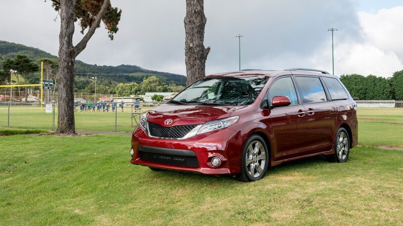 2017 Toyota Sienna Price, Review & Ratings | Edmunds