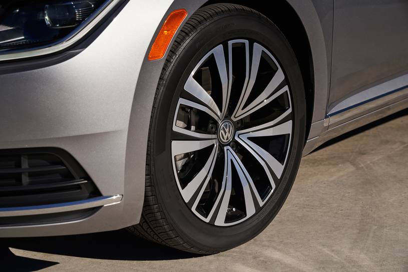 2020 Volkswagen Arteon Pictures - 98 Photos | Edmunds