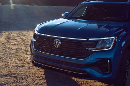 2024 Volkswagen Atlas Cross Sport Pictures - 228 Photos | Edmunds