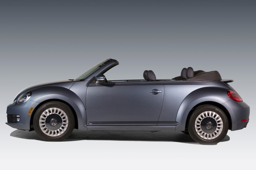 2016 Volkswagen Beetle Convertible Pictures - 37 Photos | Edmunds