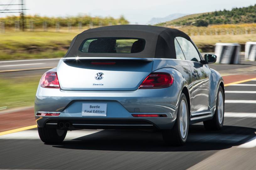 2019 Volkswagen Beetle Convertible Pictures - 53 Photos | Edmunds