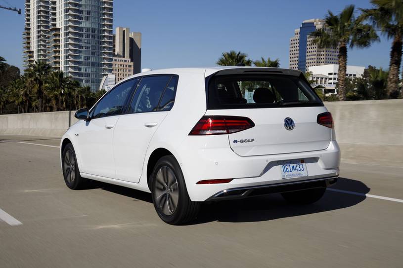2017 Volkswagen e-Golf Pictures - 45 Photos | Edmunds