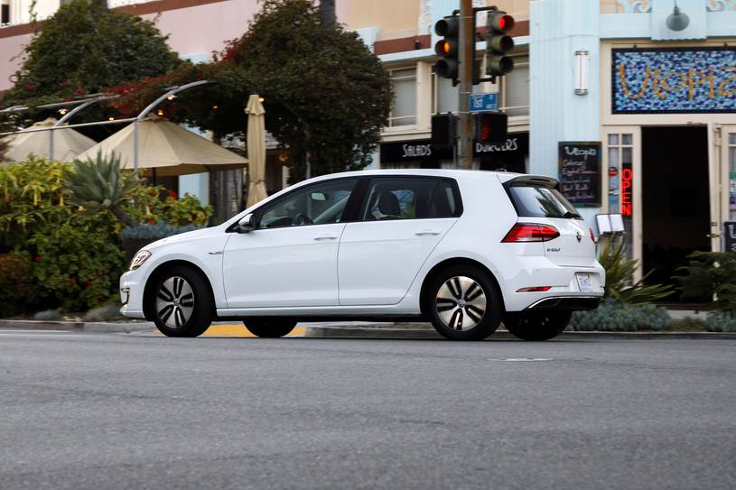 2017 Volkswagen e-Golf Pictures - 45 Photos | Edmunds