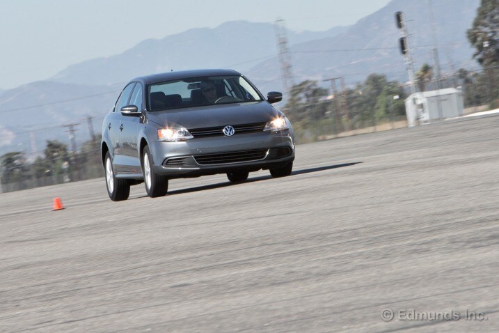 2014 Volkswagen Jetta SE 1.8 Track Test on Edmunds.com