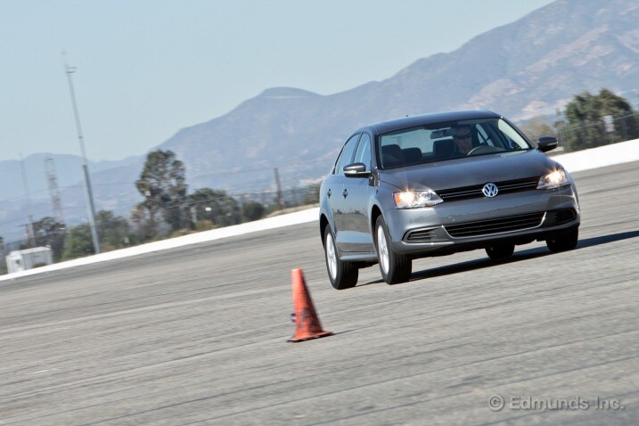 2014 Volkswagen Jetta SE 1.8 Track Test on Edmunds.com