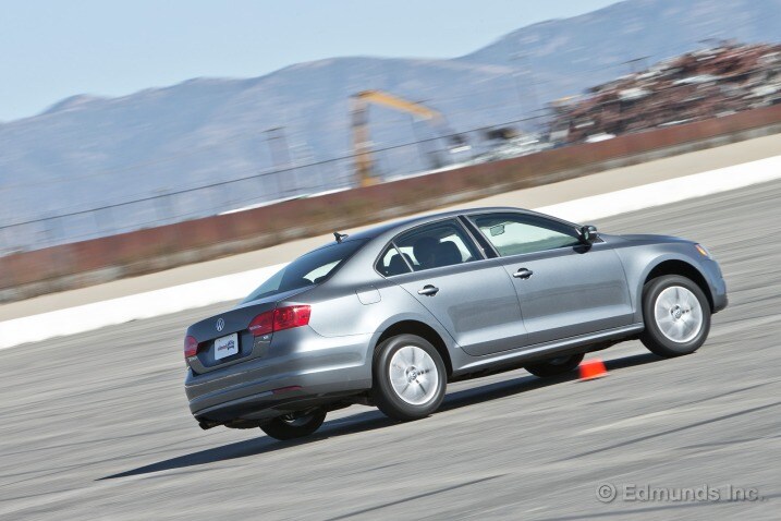 2014 Volkswagen Jetta SE 1.8 Track Test on Edmunds.com