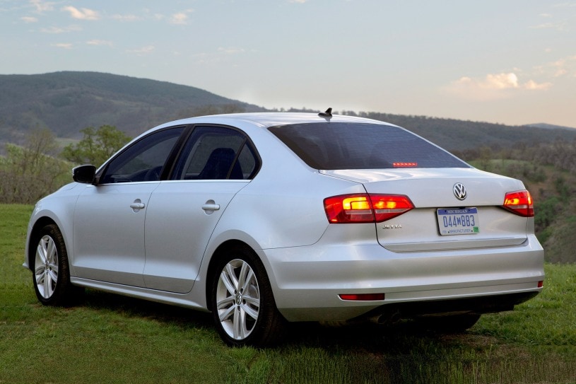2017 Volkswagen Jetta Pictures - 107 Photos | Edmunds