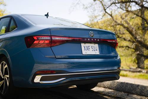2025 Volkswagen Jetta Pictures - 151 Photos | Edmunds