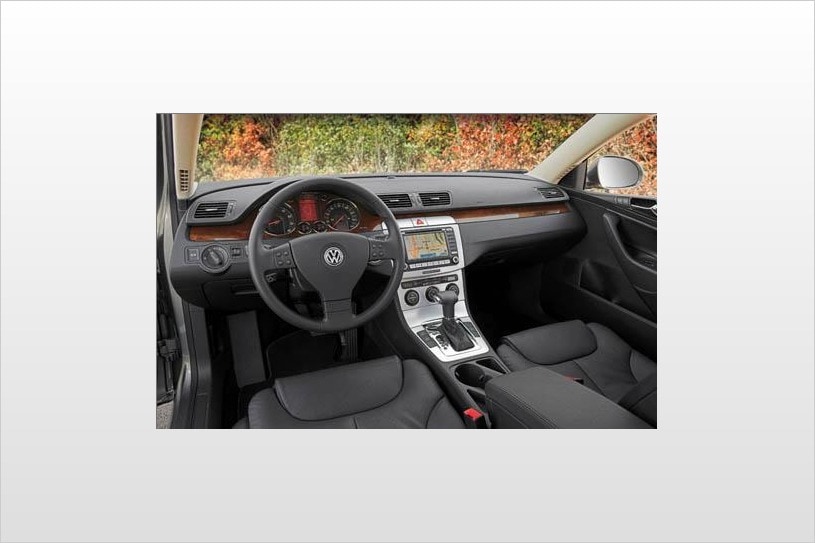 2008 Volkswagen Passat Pictures - 132 Photos | Edmunds