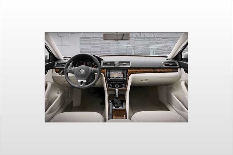 2012 Volkswagen Passat Pictures - 136 Photos | Edmunds