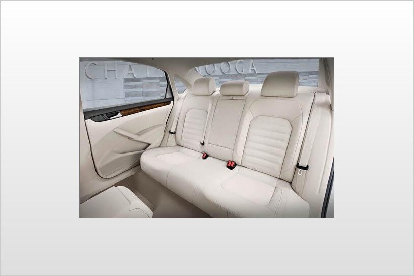 2012 Volkswagen Passat Pictures - 136 Photos | Edmunds