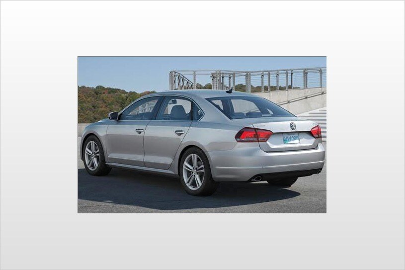 2012 Volkswagen Passat Pictures - 136 Photos | Edmunds