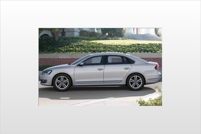 2012 Volkswagen Passat Pictures - 136 Photos | Edmunds