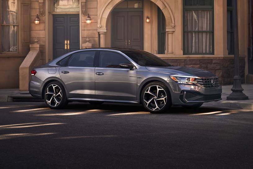 2022 Volkswagen Passat Pictures - 69 Photos | Edmunds