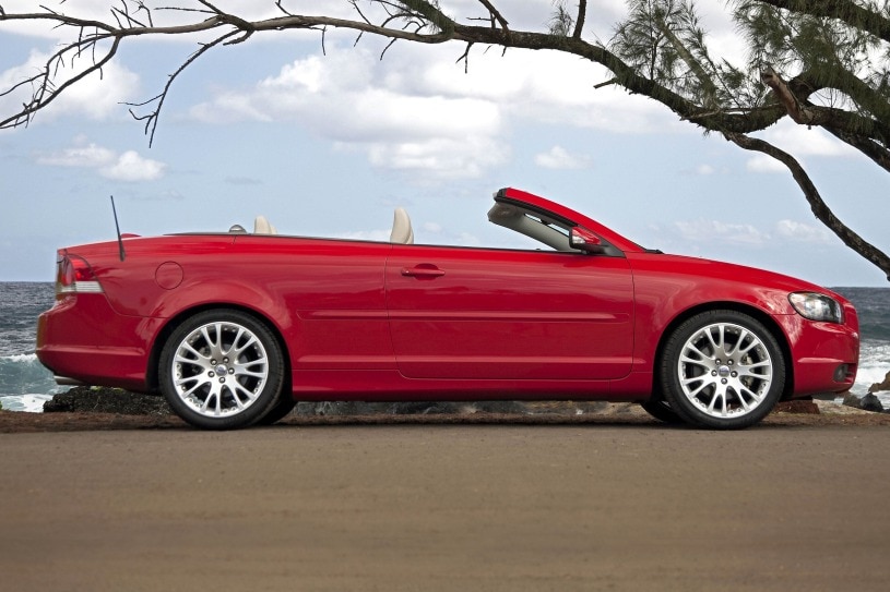 2008 Volvo C70 Pictures - 68 Photos | Edmunds