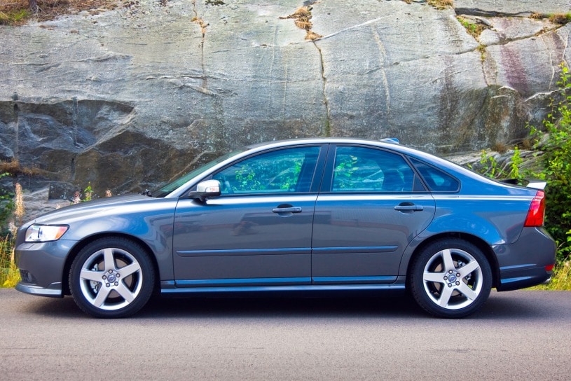 2010 Volvo S40 Pictures - 88 Photos | Edmunds