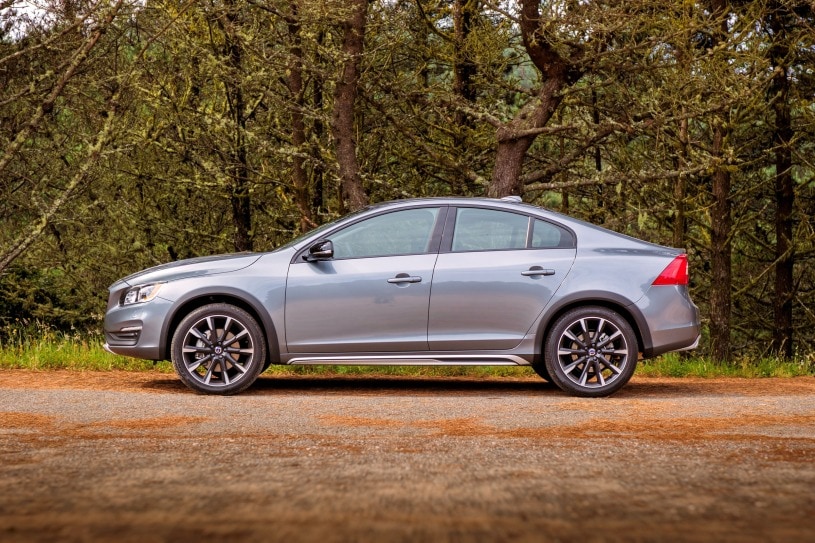 2018 Volvo S60 Cross Country Pictures - 79 Photos | Edmunds