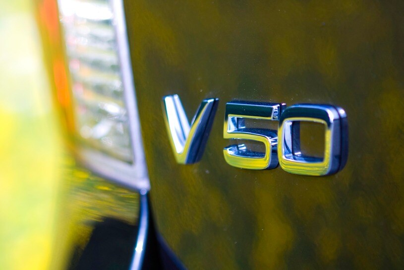 2010 Volvo V50 Pictures - 76 Photos | Edmunds